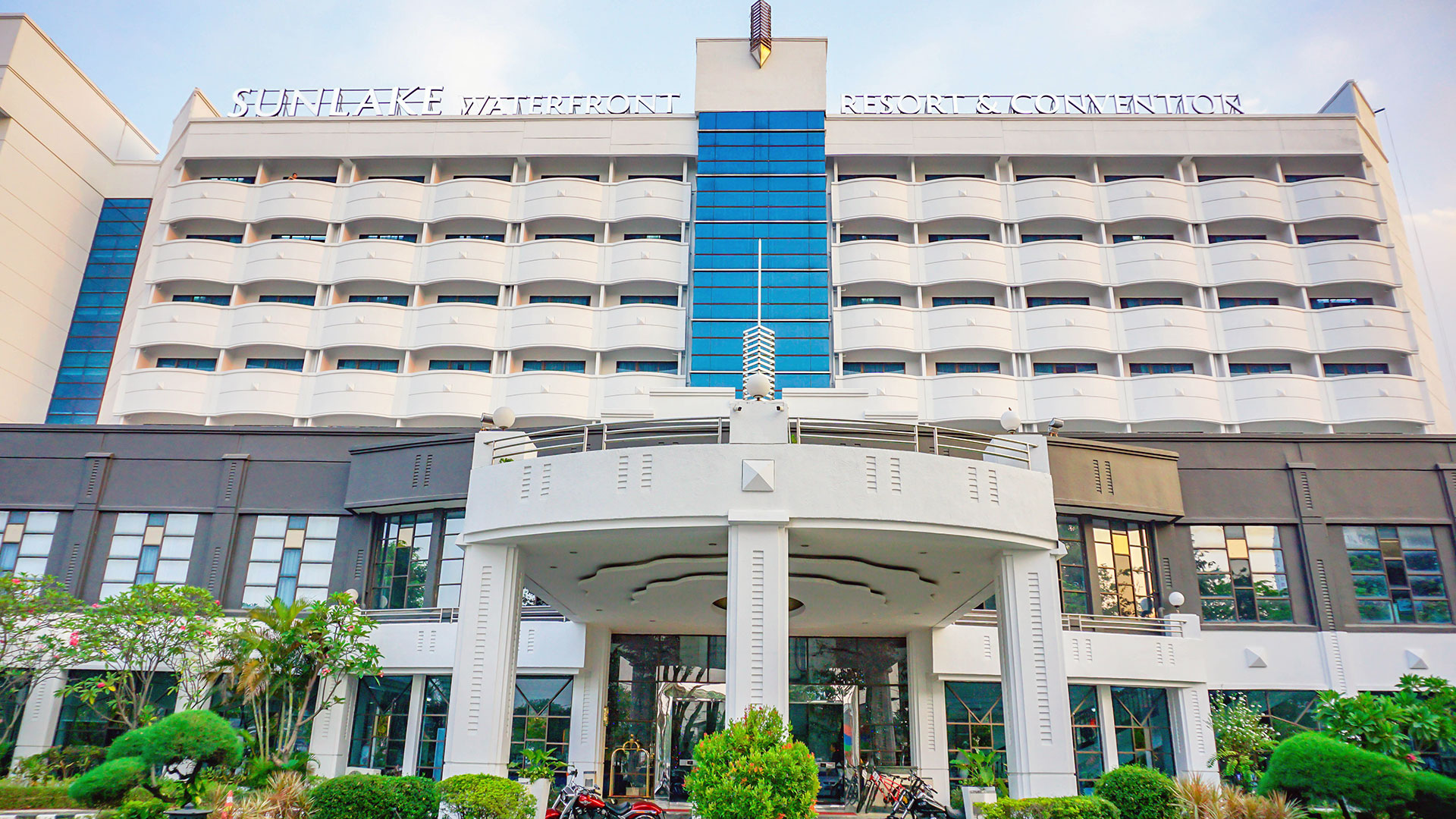 Sunlake Waterfront Resort & Convention - Sango Hotel Management